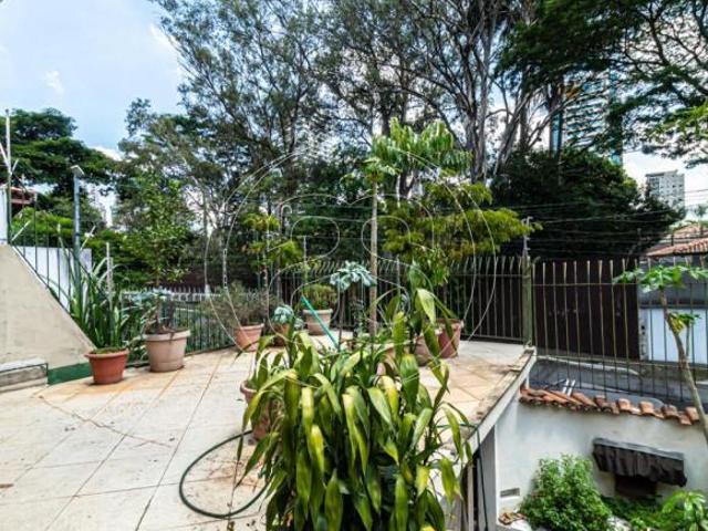 SOBRADO NO CAMPO BELO 240M²
