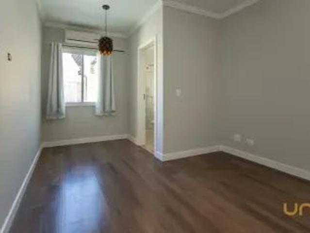 Sobrado no Campo Comprido de 165 m² com 3 quartos