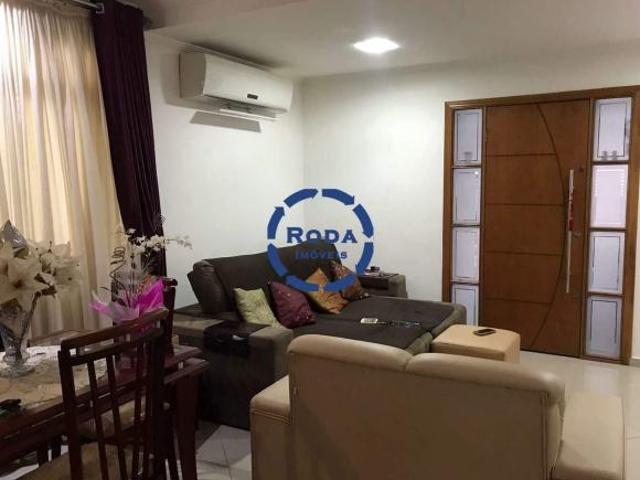 Sobrado no Campo Grande com 268m², piscina e 3 dormitórios
