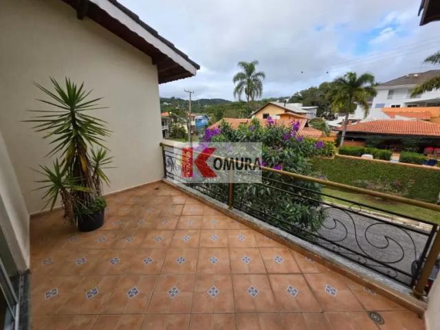 Sobrado no Condomínio Aruã