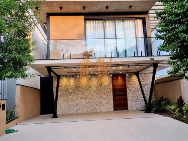 Sobrado no Condomínio Ibiti Royal Park de 270m²