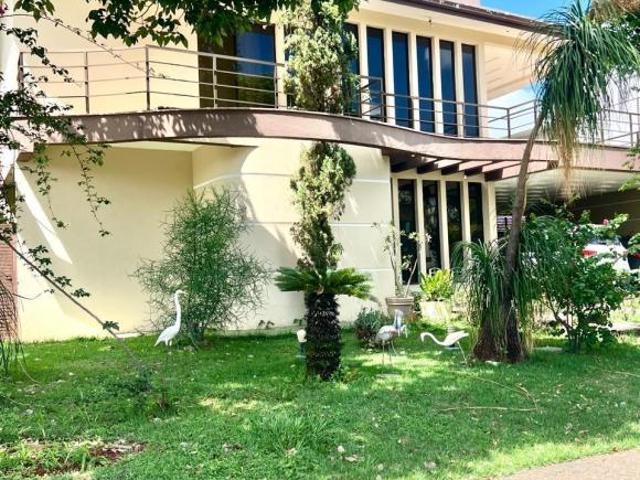Sobrado no Condomínio Jardins Atenas Sobrado com 6 Quarto s por R$ 3900000.00 no setor Jardins Aten