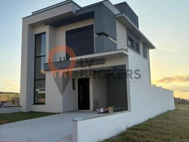 SOBRADO NO CONDOMINIO PARADISE GARDEN 3 SUITES