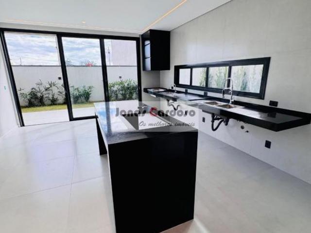 Sobrado no condomínio Paradise Gardens em Mogi das Cruzes SP, 3 suítes, 175,76 m² Imperdível! Por