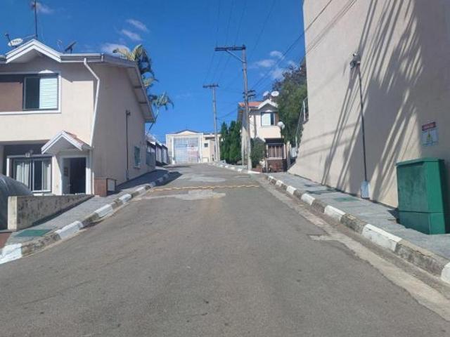 Sobrado no Condomínio Villa Verde | Jardim Jaraguá