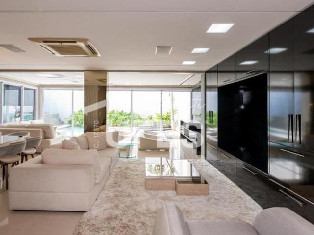 Sobrado no Housing Flamboyant