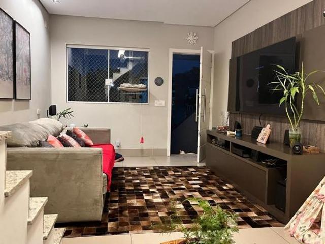 Sobrado no Jardim Têxtil 3 quartos 1 suíte 2 vagas