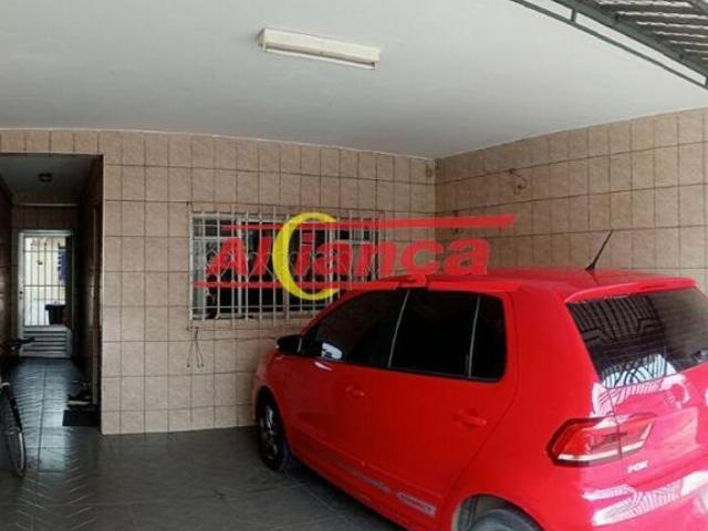 Sobrado no Jardim Álamo | 190 m² | Quintal com churrasqueira