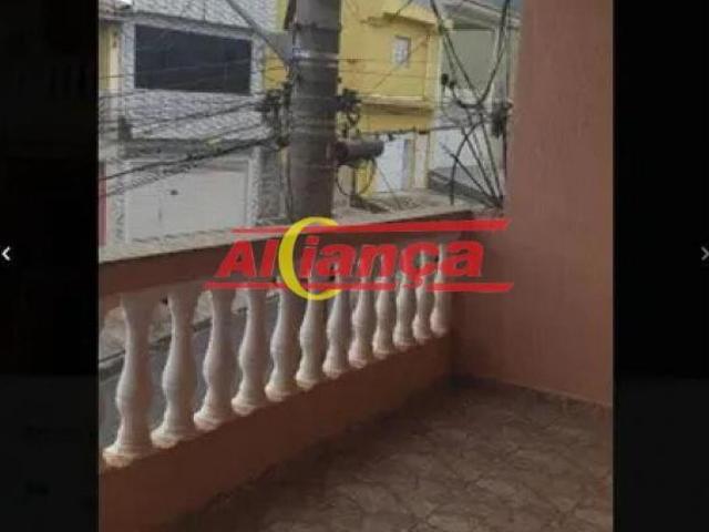 SOBRADO NO JARDIM BONDANÇA COM EXCELENTE ACABAMENTO