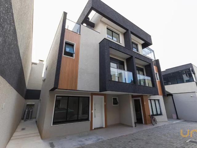 Sobrado no Jardim Das Américas de 168 m² com 4 quartos