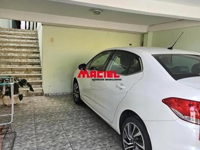Sobrado no Jardim Das Industrias proximo a Johnson