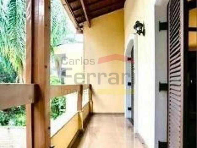 Sobrado no Jardim França, 4 dormitórios, 1 suíte, 8 vagas de garagem ! Estuda permuta!