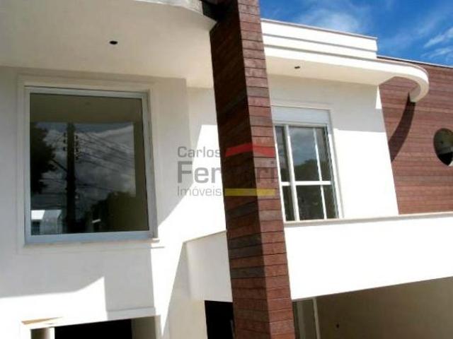 Sobrado no Jardim França, com 4 quartos, 4 vagas e piscina