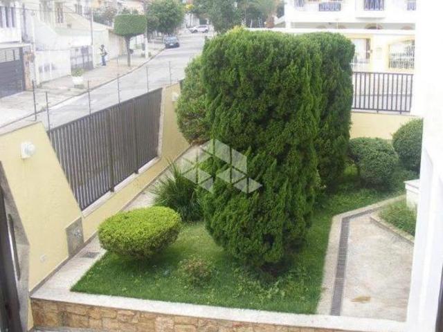 Sobrado no Jardim França com 5 dormitórios e 6 vagas de garagem