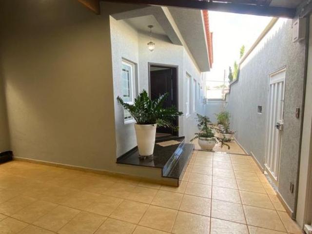 Sobrado no Jardim Francano por R$ 800.000,00