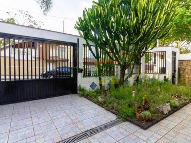 SOBRADO NO JARDIM GUAPIRA, CONTENDO 3 DORMITÓRIOS, SENDO 1 SUÍTE E 5 VAGAS