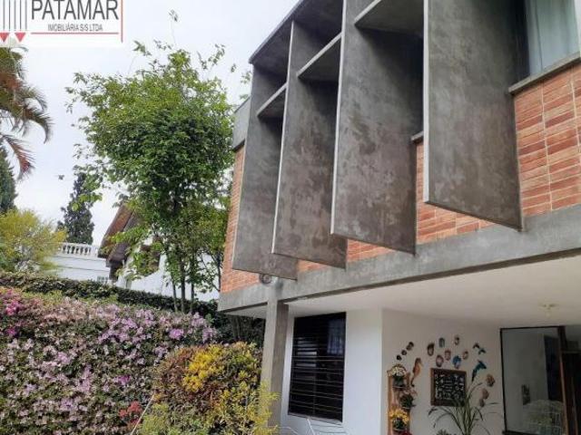 sobrado no Jardim Guedala com 4 suites!