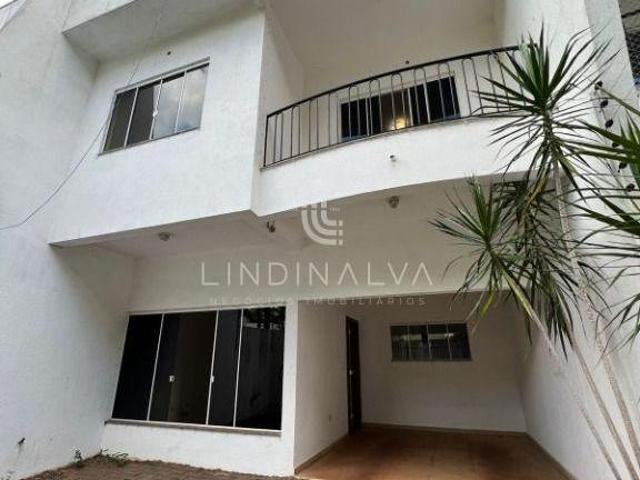 Sobrado no Jardim Iguaçu com suíte, 2 quartos e churrasqueira