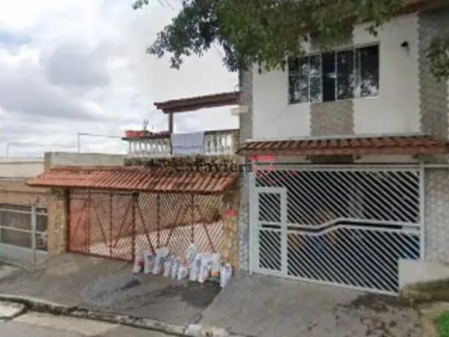 Sobrado no Jardim Jaú no bairro da Penha de França, 2 dorms, 2 suítes, 2 vagas, área construída 60