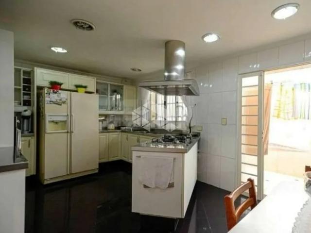 Sobrado no Jardim Paraíso com 3 dormitórios e 8 vagas