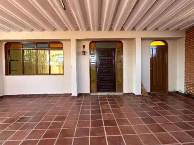 Sobrado no Jardim Paulistano com 4 quartos | É aqui na Rosa e Rangel Consultoria e Assessoria Imobil