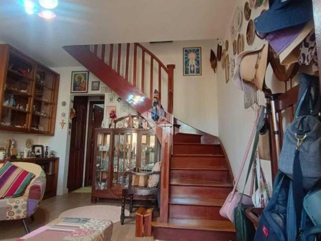 Sobrado no Jardim São com 3 dormitórios e 2 vagas