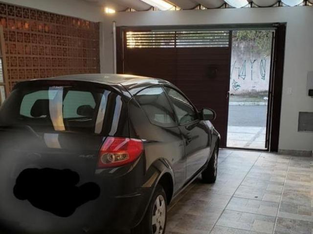 Sobrado no Jardim Santa Helena com 179m². São 3 dormitórios, 2 banheiros e 3 vagas