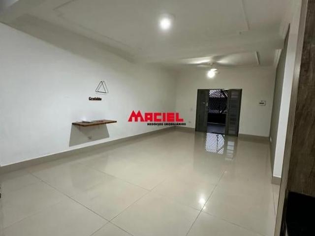 SOBRADO NO JARDIM SANTA LUZIA | 3 DORM | SUÍTE | ESPAÇO COM CHURRASQUEIRA
