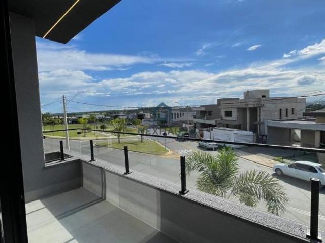 Sobrado no Jardins Capri, 4 Suítes, Lote 349m2, Área construída 281,40