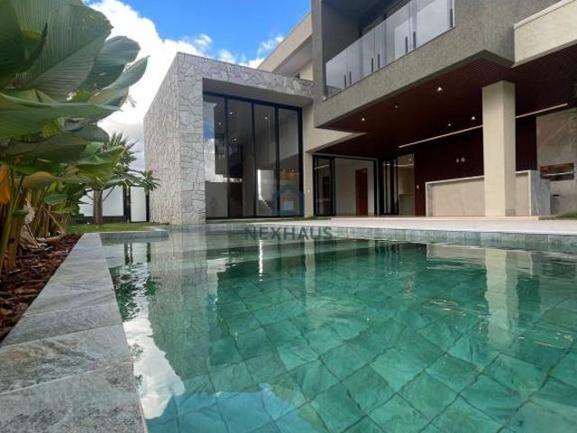 Sobrado no Jardins França, 4 suítes, 369 m ², lote de esquina