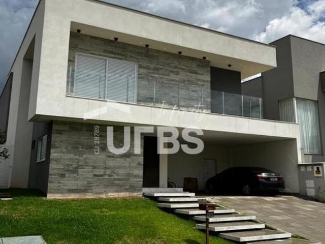 Sobrado no Jardins Valência, próximo a portaria