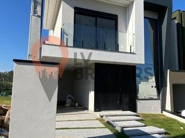 CASA A VENDA NO CONDOMINIO PARADISE GARDENS 3 SUITES AMPLAS LAZER COMPLETO