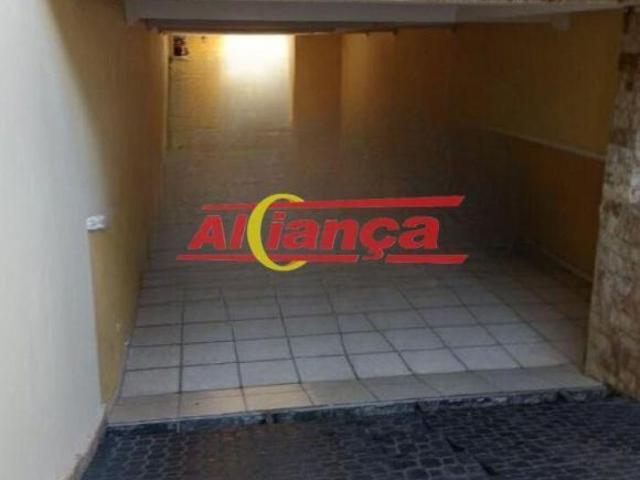 Sobrado no Parque Continental com 3 suítes e 5 vagas de garagem