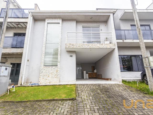 Sobrado no Pinheirinho de 132 m² com 3 quartos