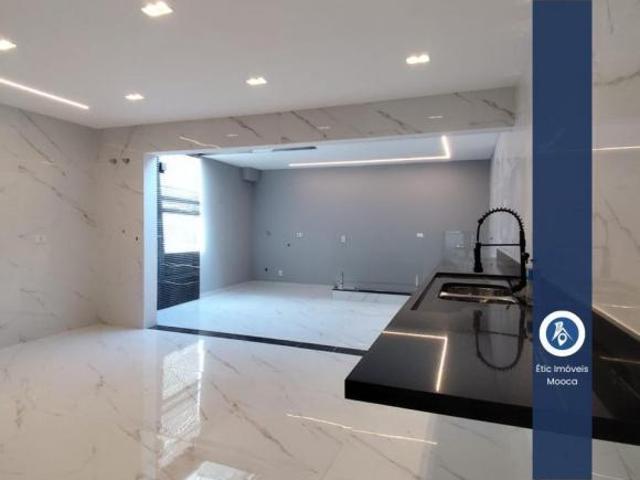 Sobrado no Pq. São Lucas, 260m², 3 Dormitórios