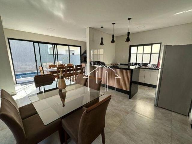 Sobrado no Residencial Mantiqueira 232m² 3 suítes Piscina Aquecida Área Gourmet