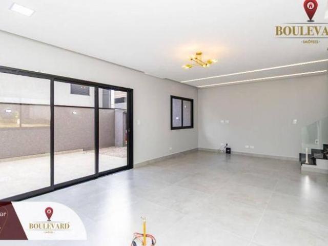 Sobrado no Residencial Foggiato com 3 dormitórios à venda em São José dos Pinhais/PR, 144 m², por R$