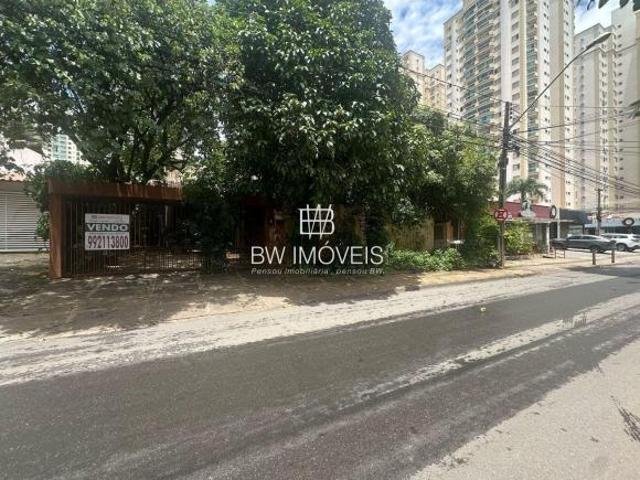 Sobrado no Setor Bueno 4 Quartos | 4 Garagens | Goiânia