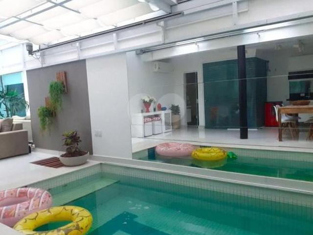 Sobrado no Tremembé em condominio fechado, 3 suítes e piscina privativa!