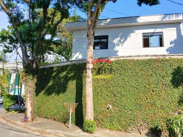 Sobrado no Tremembé, rua fechada, 3 quartos, 3 vagas, segurança 24Hs