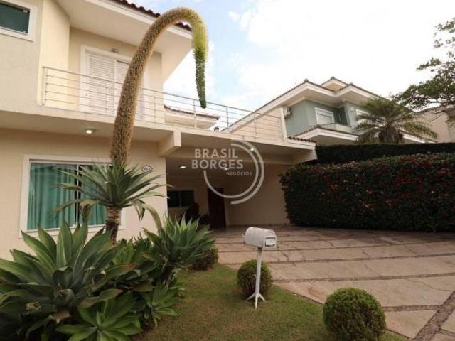 Sobrado no Villa dos Inglezes com 3 suítes e piscina