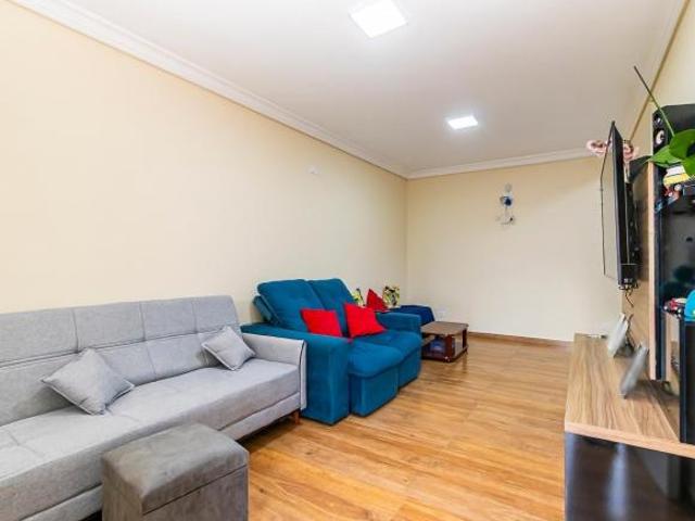 Sobrado no Xaxim com 151 m² | 3 Quartos, Suíte com Closet, Ático e 3 Vagas