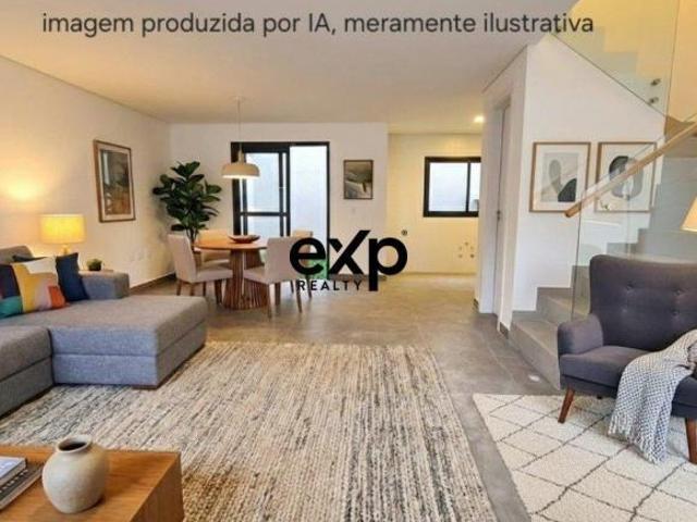 Sobrado no Xaxim com Terraço e quintal!