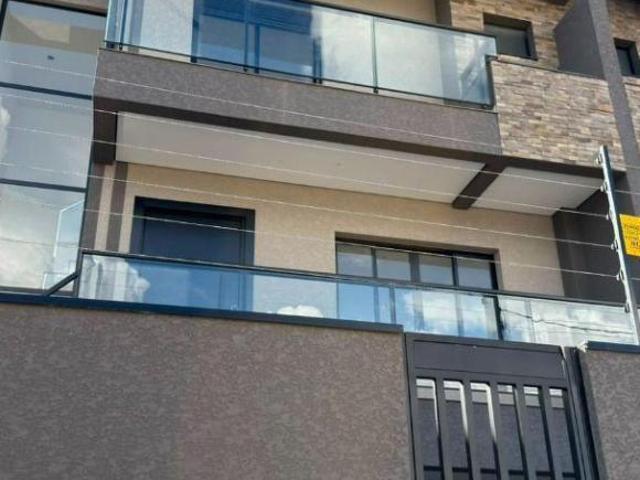 Sobrado novo | 3 dormitórios | Suíte + 2 demi suítes | 3 vagas | 169 m² privativos | Hauer – Curitib