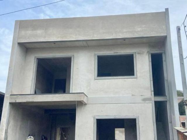 SOBRADO NOVO, 3 QUARTOS, 1 SUÍTE, SACADA, JARDIM E QUINTAL BEM LOCALIZADO EM CAMPO LARGO/PR