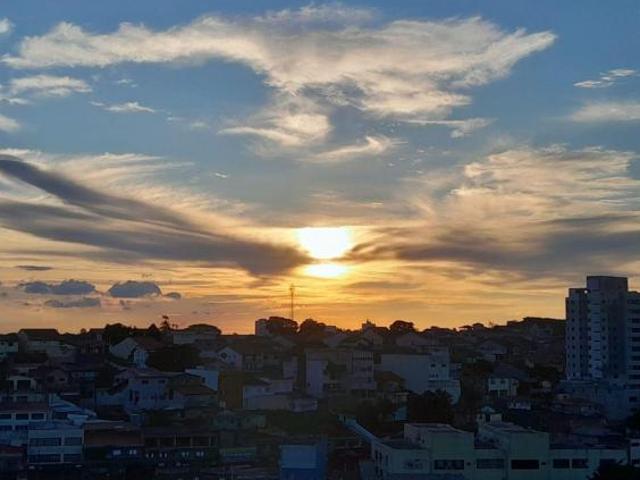 Sobrado Novo 3 suites no Planalto em Arujá ultima unidade 920 mil