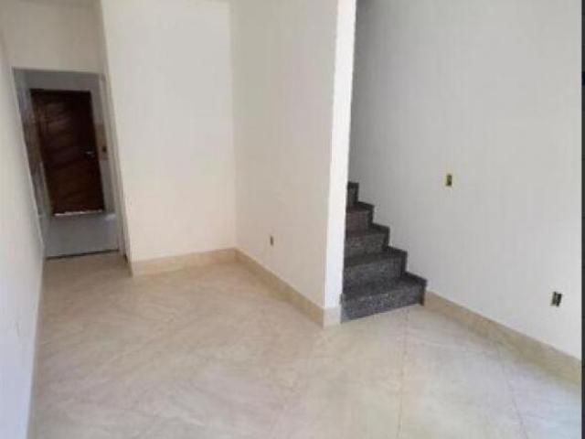 SOBRADO NOVO 2 QUARTOS UMA VAGA EM GUAIANASES