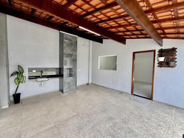 Sobrado Novo 2 Suítes Varanda com Gourmet em Mongaguá | R$ 365 mil