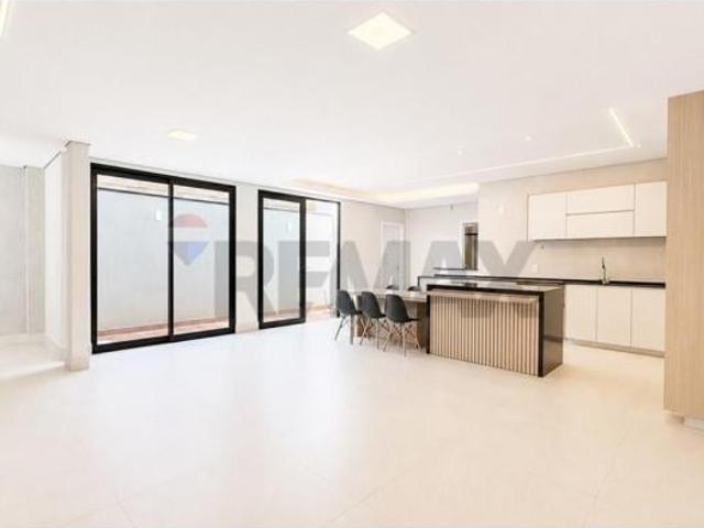 SOBRADO NOVO 4 QUARTOS 1 SUITE ESCRITÓRIO MODERNA *ACEITA FINANCIAMENTO* 245m² QE 56 Guará II