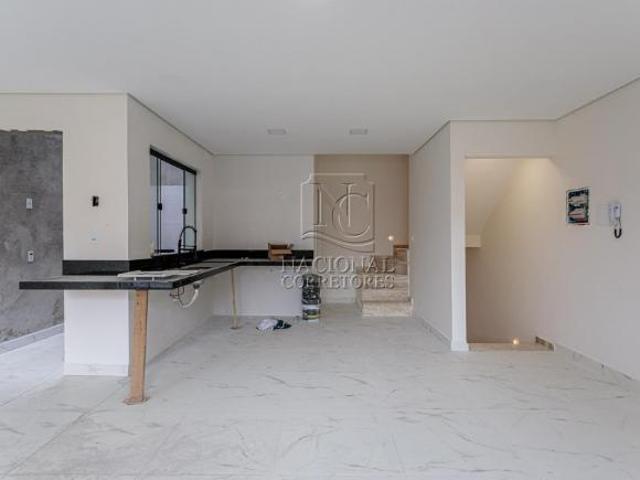Sobrado novo com área útil de 150m² totalmente novo e moderno a venda no Bairro Camilópolis em Santo